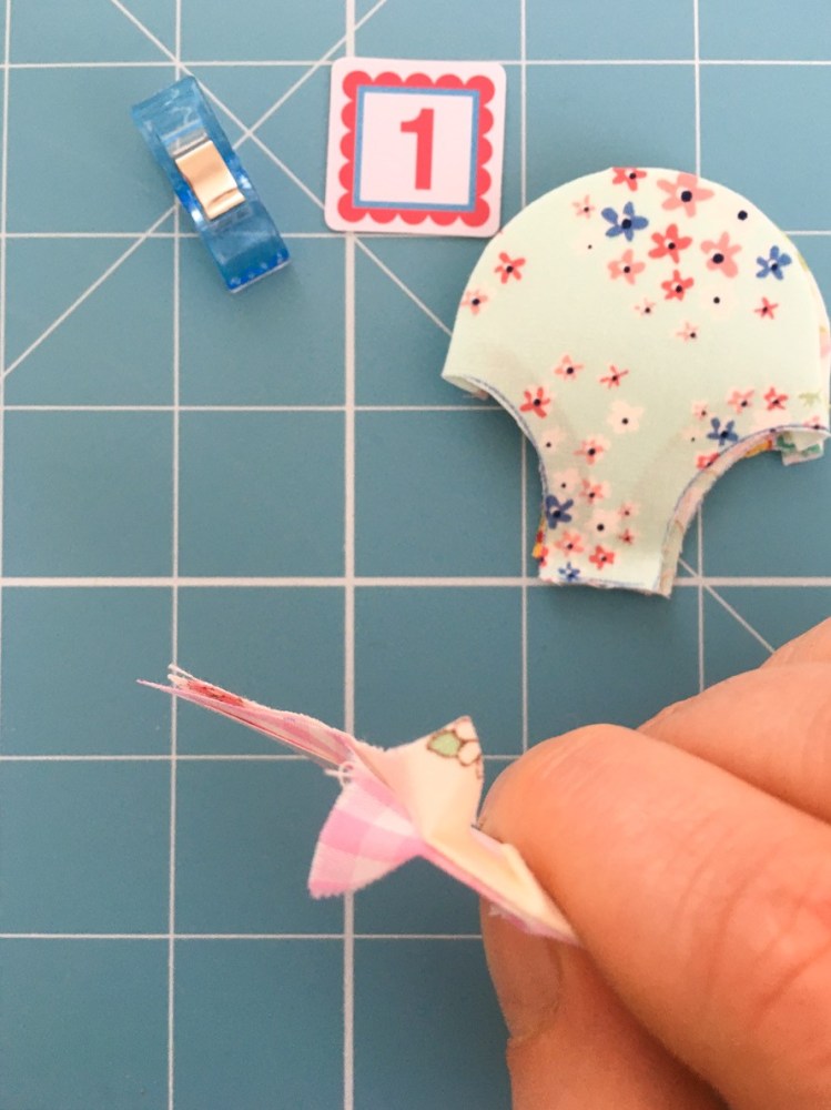 How to Sew Clamshells Using the EPP (English Paper Piecing) Method – Ma ...